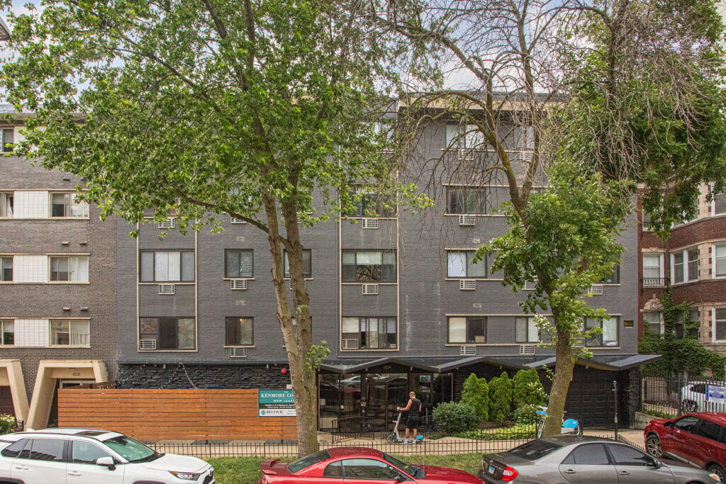 The Kenmore Commons - Becovic Chicago North Side Apartments
